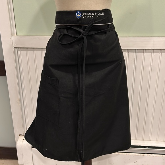 Cintas | Other | Cintas Johnson Wales University Logo Black Waist Apron ...